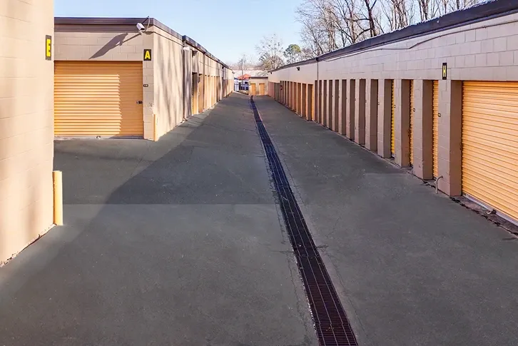 Self Storage Units in Jackson, MS, at 2947 McDowell Rd Ext.| Devon Self ...
