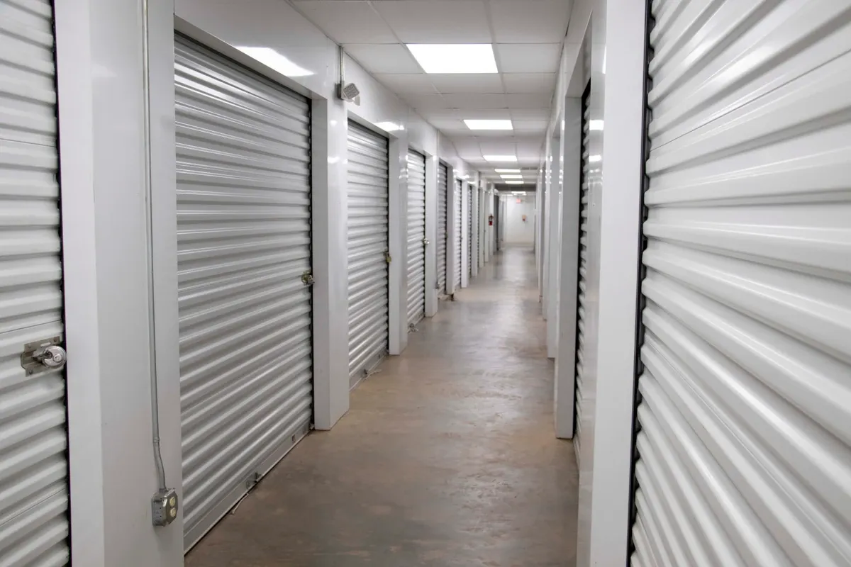Self Storage Units in Brandon, MS, on West Government Street