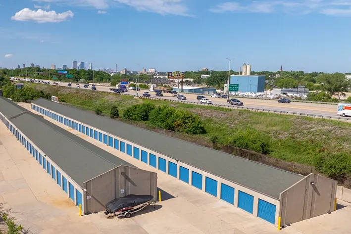 Self Storage Units in Milwaukee, WI | Devon Self Storage