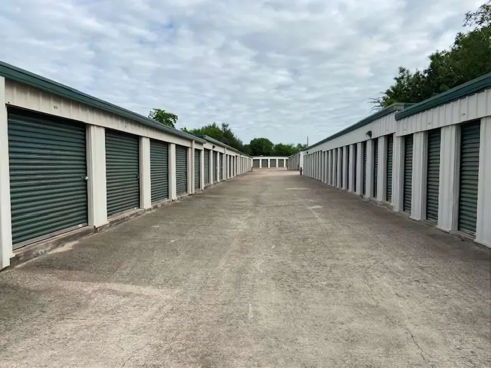 Self-Storage Units in Taylor, TX, at 204 Commercial Drive